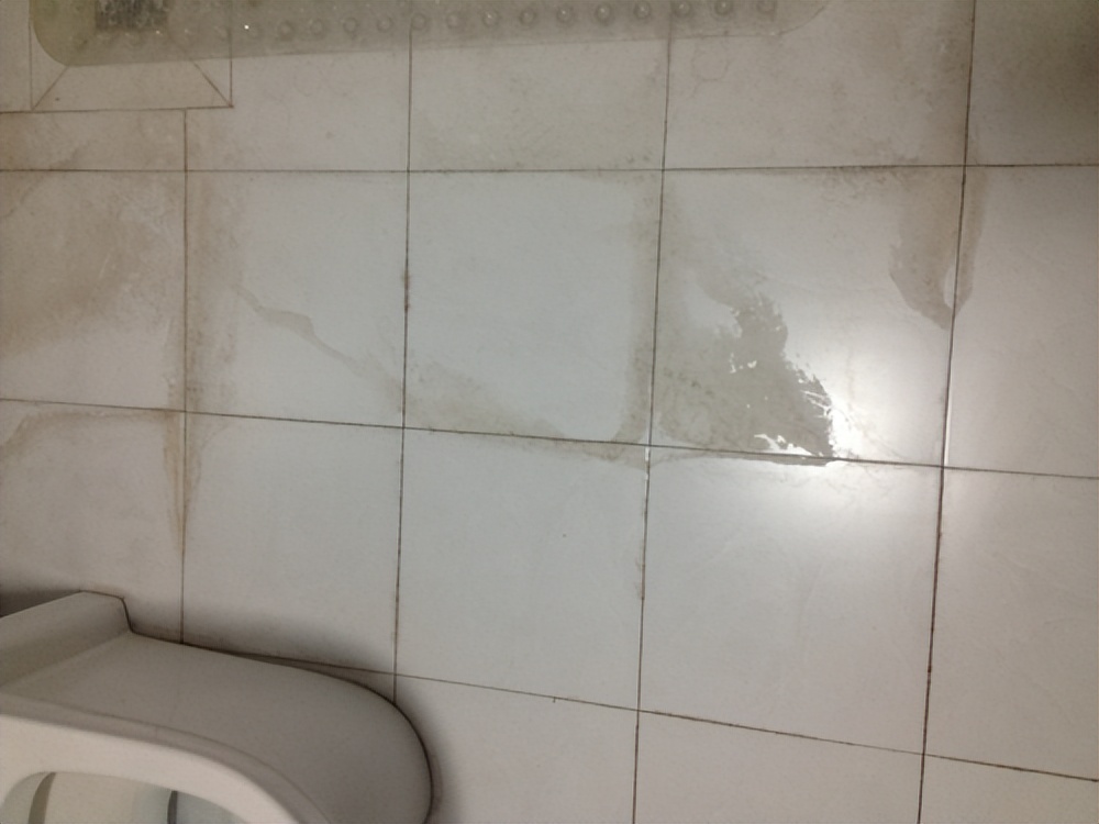 How to repair the water seepage in the bathroom tile seam? The master ...