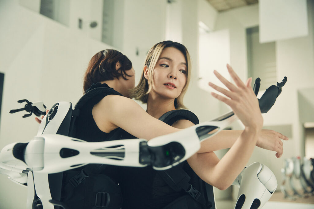 The Japanese team launched a wearable robotic arm: it can dance freely ...