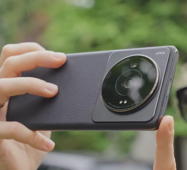 The top three domestic mobile phone cameras, each with its own "unique ...