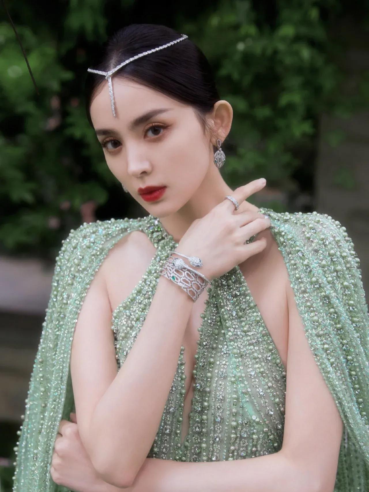 Guli Nazha‖A touch of green shawl dress, the exotic goddess of the ...