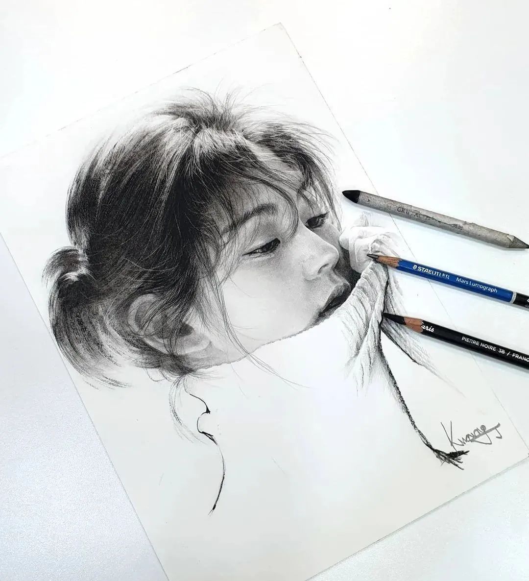 Wonderful sketch, excellent hair drawing - iNEWS