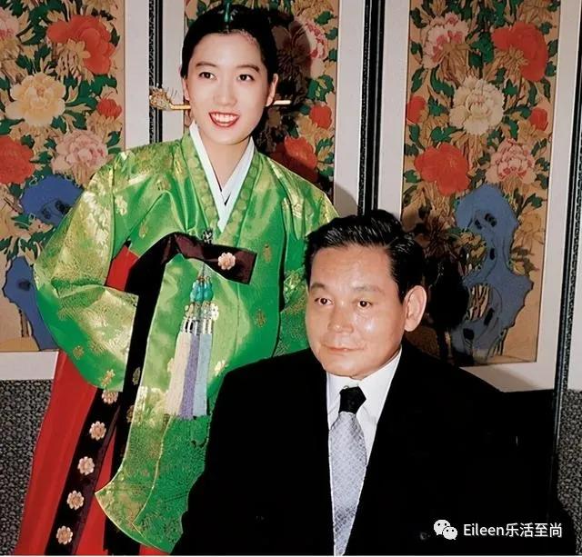 Fortunately escaped early?How beautiful was she after she got rid of ...