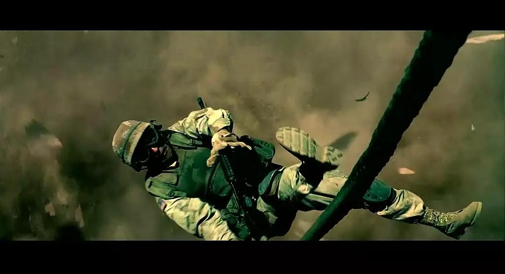 Behind the scenes of war, Black Hawk Down evokes deep thinking about ...