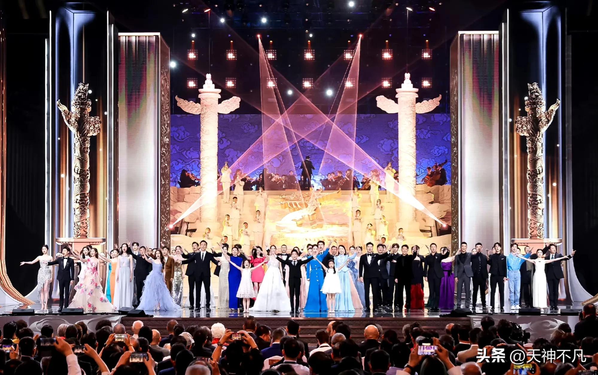 Tang Guoqiang and Liu Xiaoqing are too close to hold hands. After 45 ...