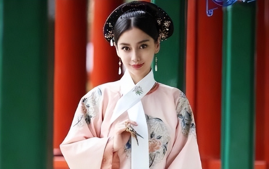 It is also the role of the beauties of the Qing palace. Putting Yin Tao, Sun Li and Zhao Liying ...