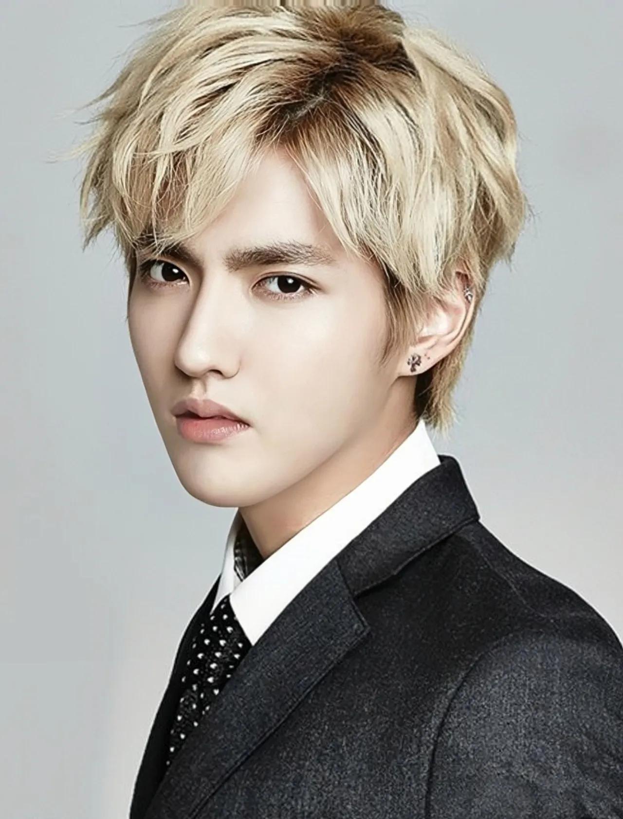 [Celebrity Popularization] Sewing Sign Brother Kris Wu - iNEWS