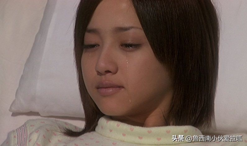 A selection of 16 Japanese actresses and stars with super natural ...