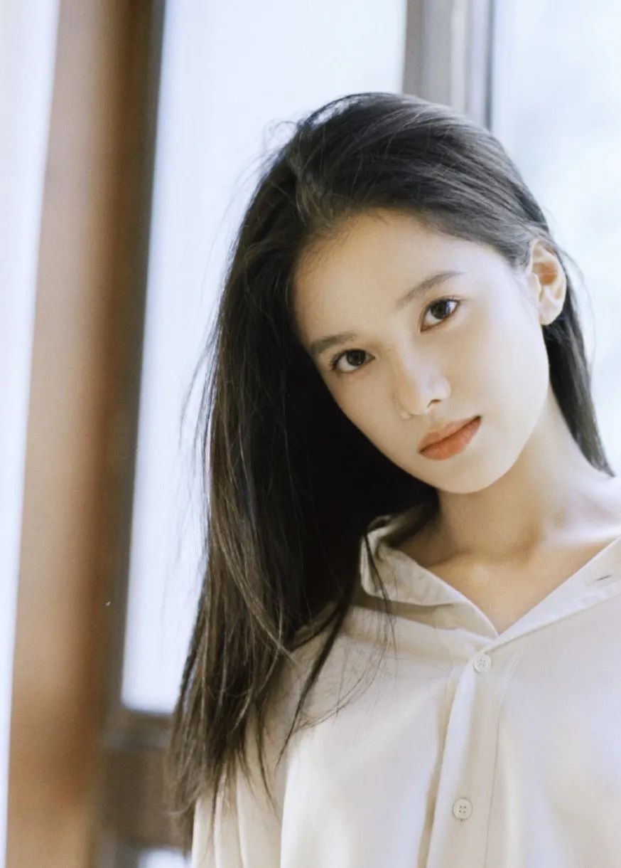 Yu Zheng said he didn't know Zhang Jingyi, causing controversy - iNEWS