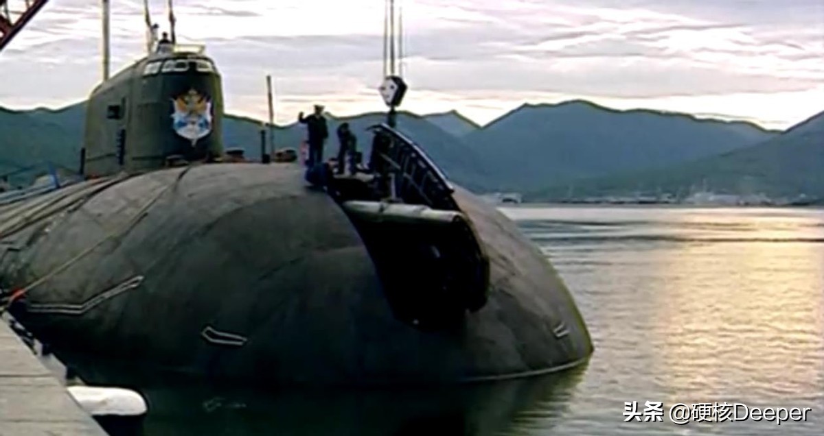 Scientific solution: The explosion of the Kursk nuclear submarine, the ...