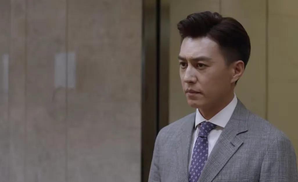 Elite lawyer: Luo Bin fell in love with Dai Xi, or Dai Xi fell in love with Luo Bin? Or love ...