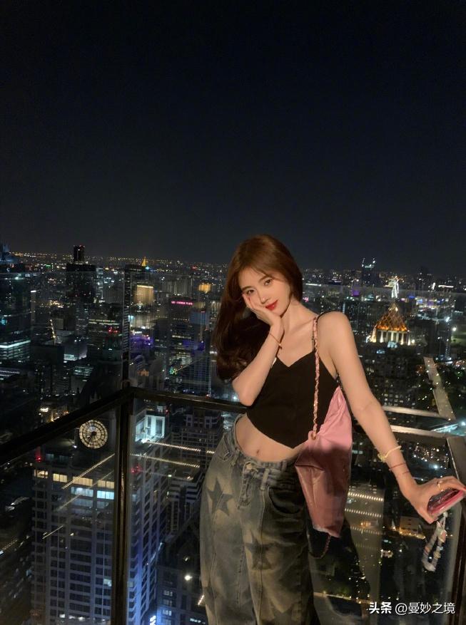 Ju Jingyi posted photos of night scenes in Thailand, and the scenery is ...