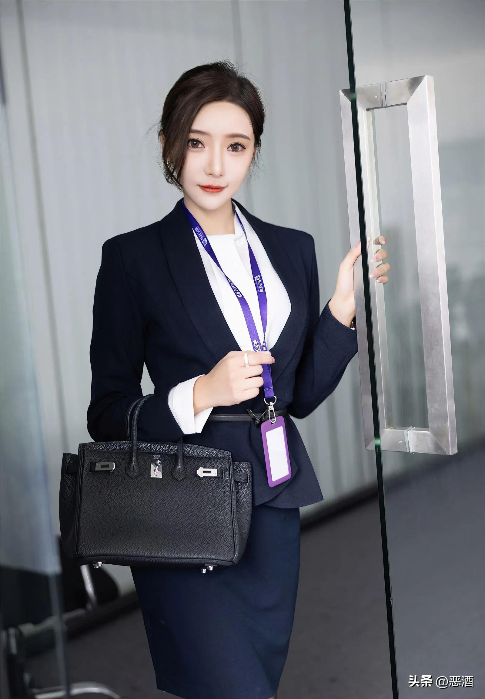 Occupational suit: a goddess style showing fashion temperament - iNEWS