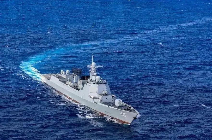 If the U.S. military dares to stop the U.S. warship, it will open fire ...