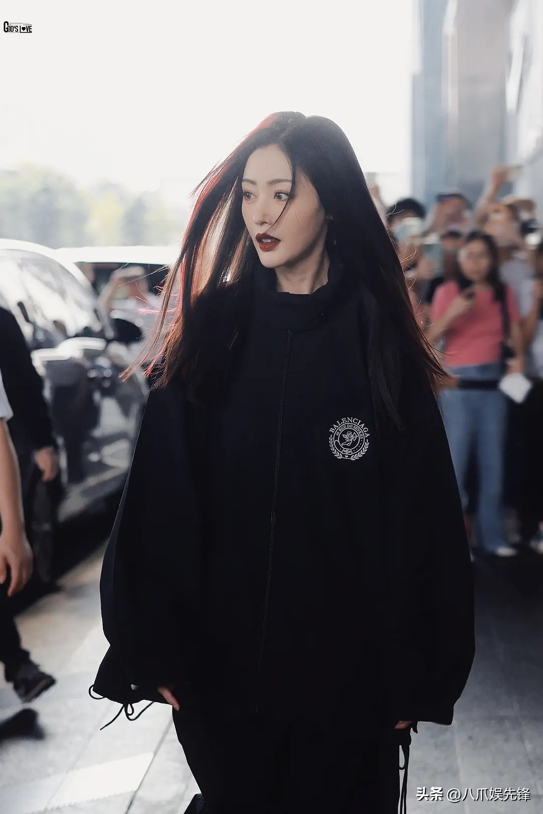 Outside the finals of "Sister Lang 3", Zhang Li and Xue Kaiqi brought ...