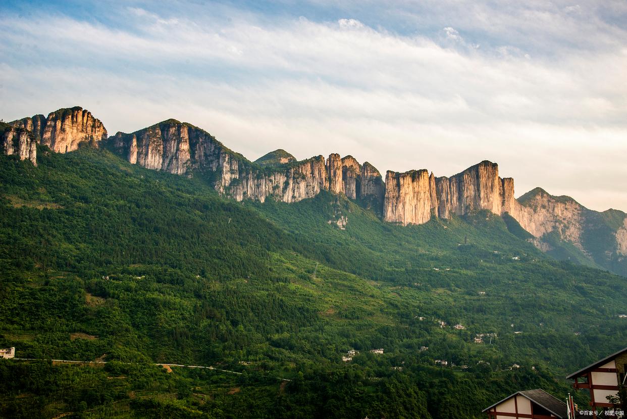 Enshi is a very suitable place for tourism, where the climate is mild ...