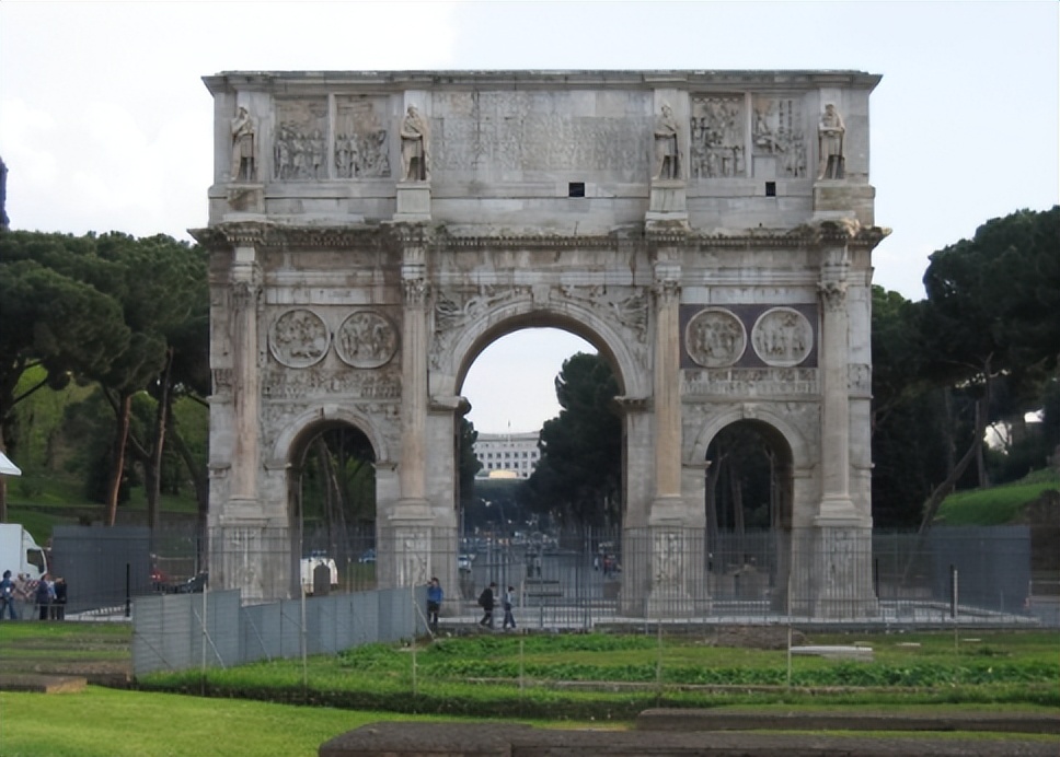 The development of Italian city gates during the Renaissance - iNEWS