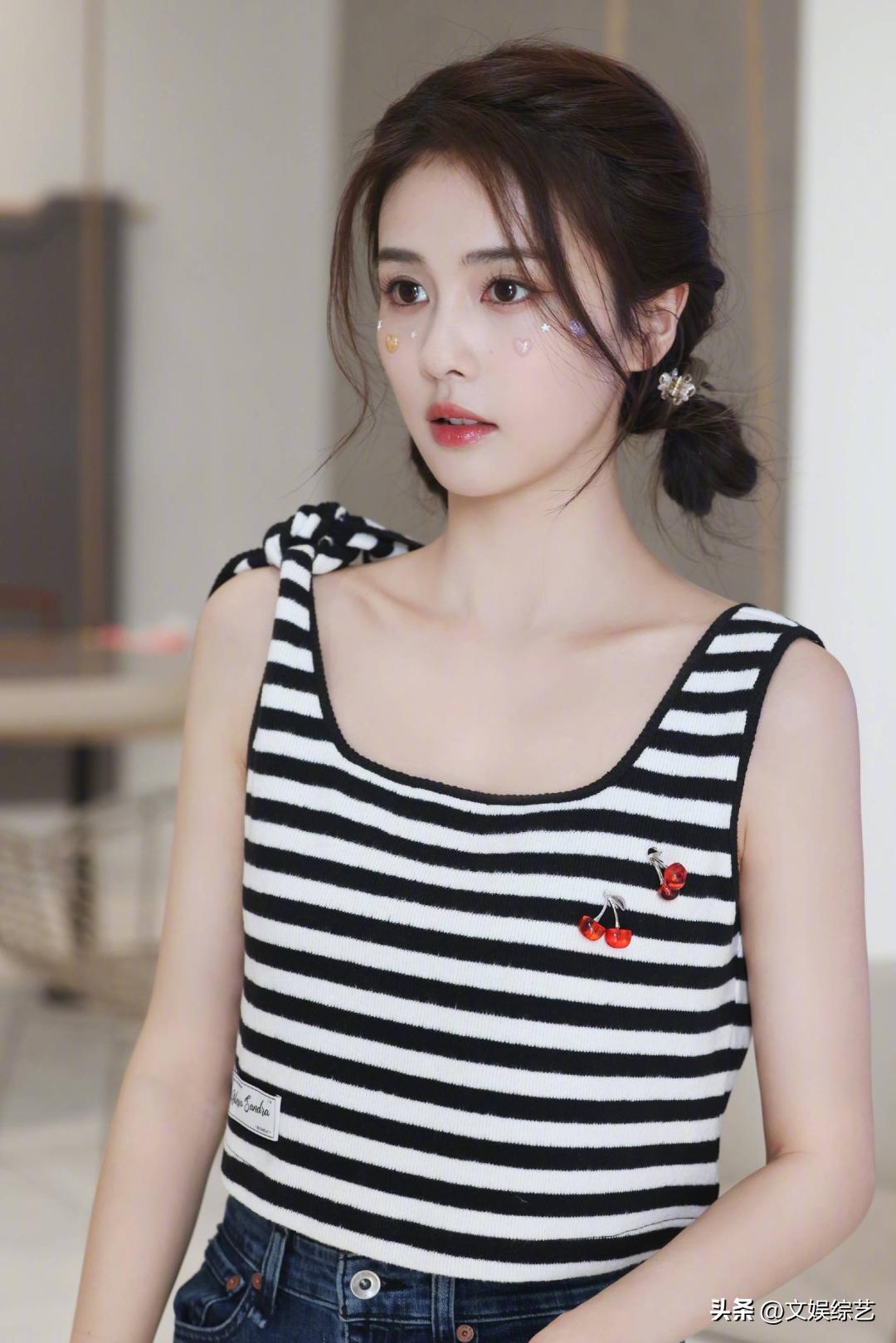 Bailu has grown from a star chasing girl to an internet celebrity and ...