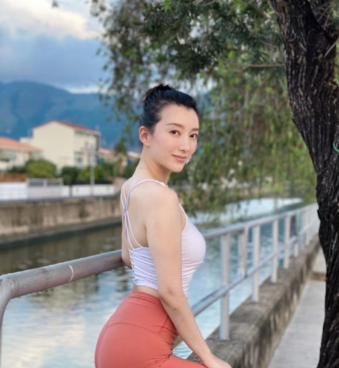 Congratulations!The former temperament Hong Kong sister suddenly took a photo and announced that ...