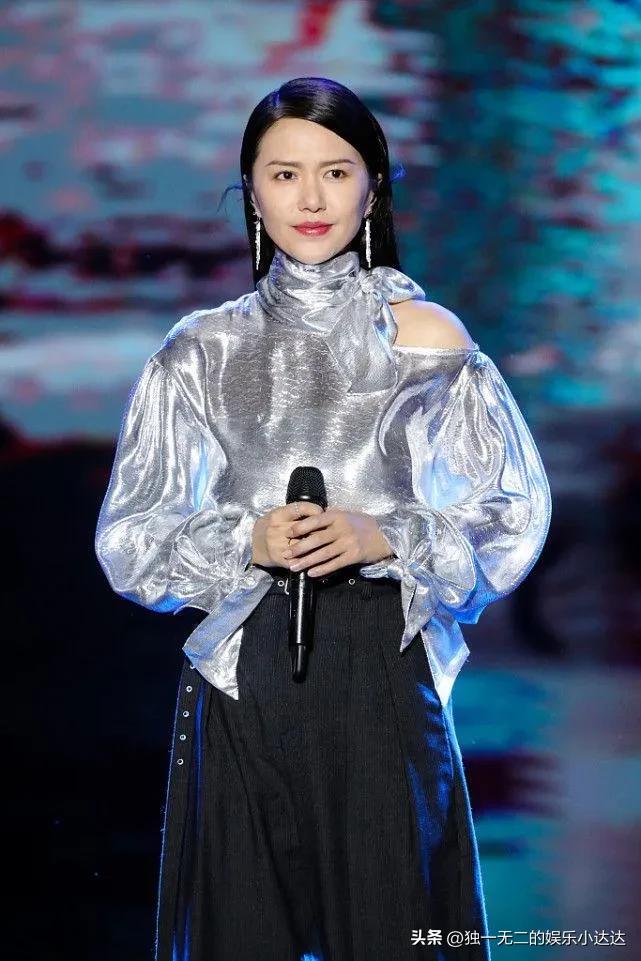 Tan Weiwei, a talented singer born in a musical family in the 1990s ...