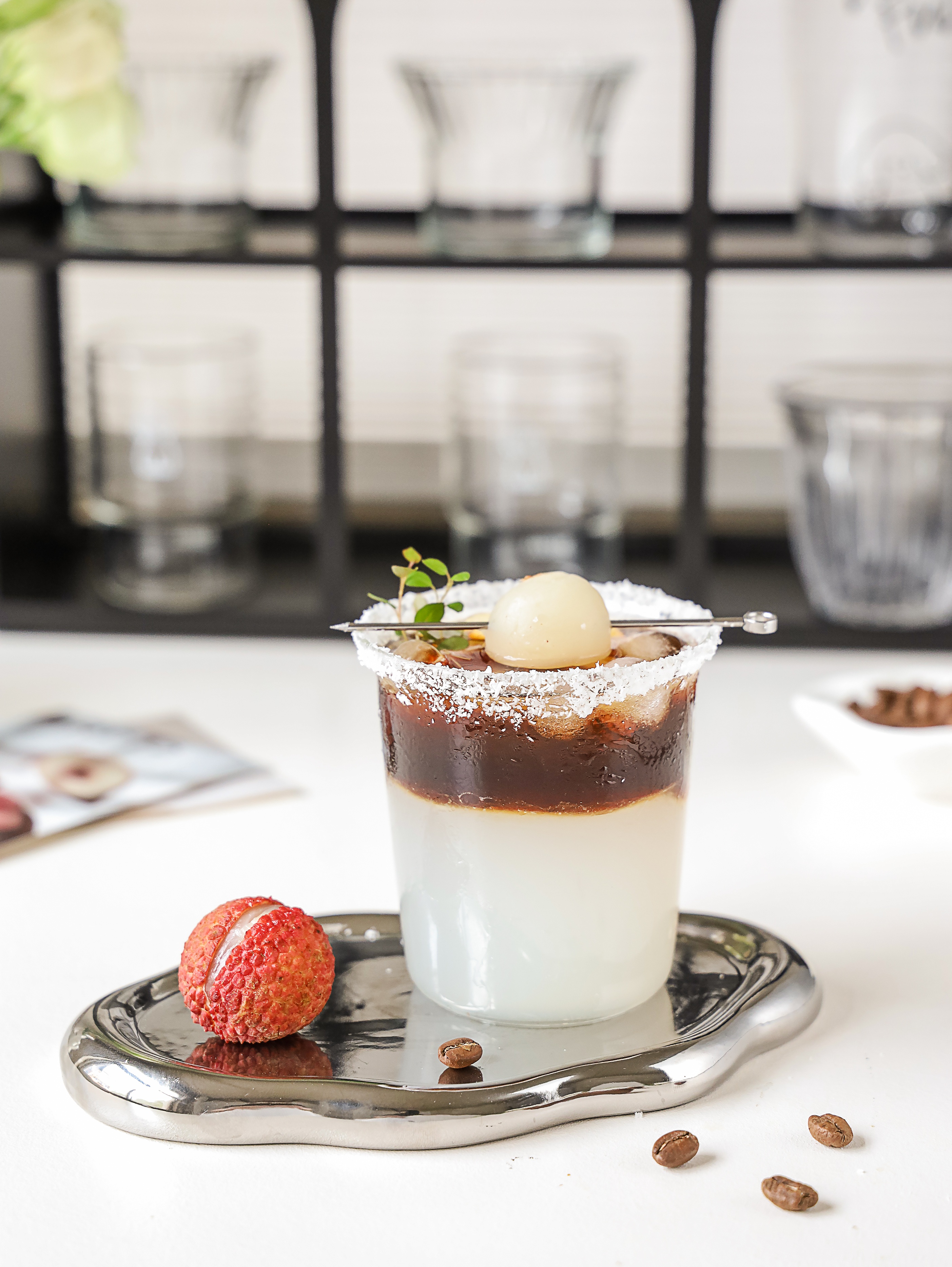 Lychee + coffee! You must try this amazing special iced drink! - iNEWS