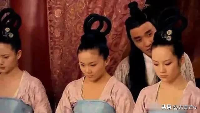 Why were beautiful court ladies afraid of being favored by the emperor ...