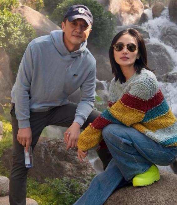 marriage change? Haiha Jinxi KTV held hands with her boyfriend and ...