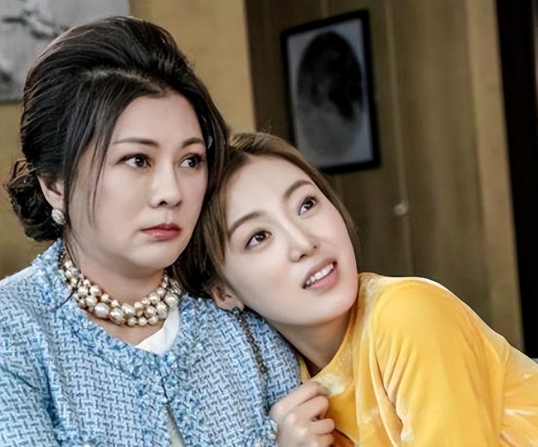 Powerful actor Grey, who is over half a century old and has no children ...