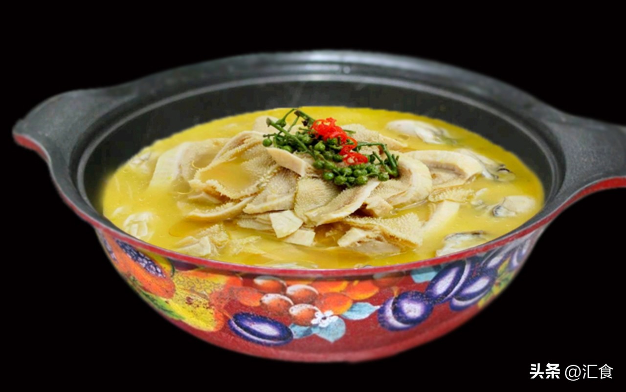 Sea oyster boiled in sour soup, sea bass lion head in lobster soup ...