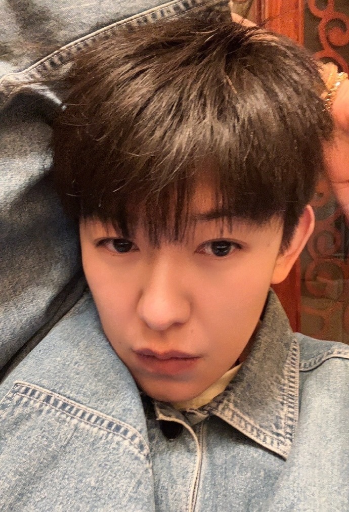 Qi Wei // The Romantic History of "The Domineering Seventh Brother" - iMedia