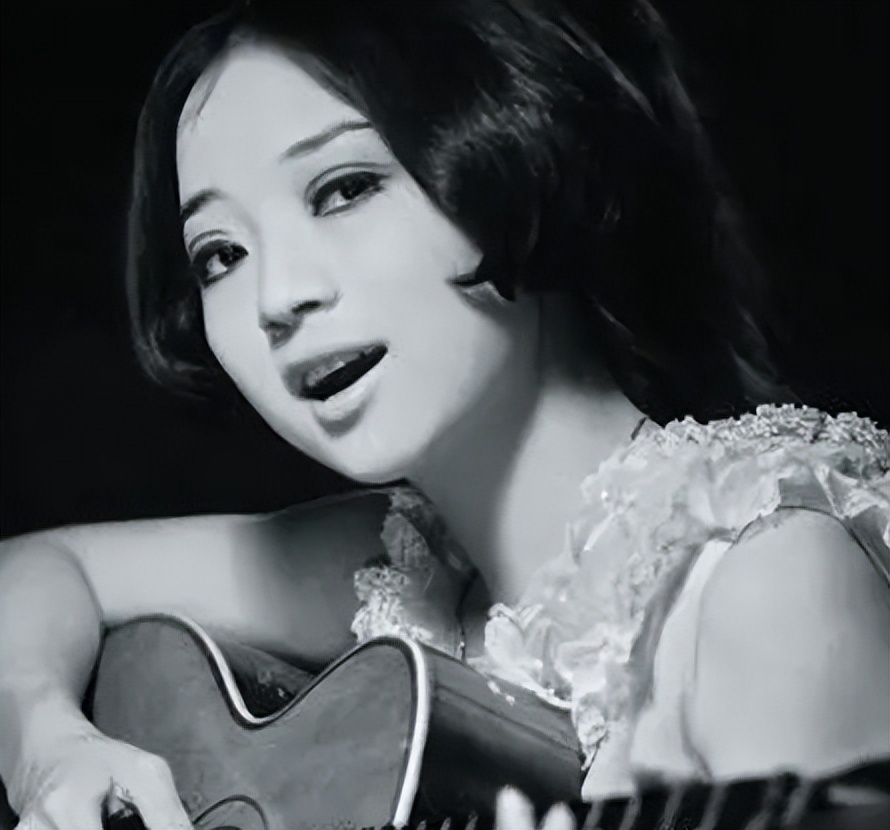 Xu Xiaofeng: Andy Lau "kneeled down" to her, alone at the age of 74 ...