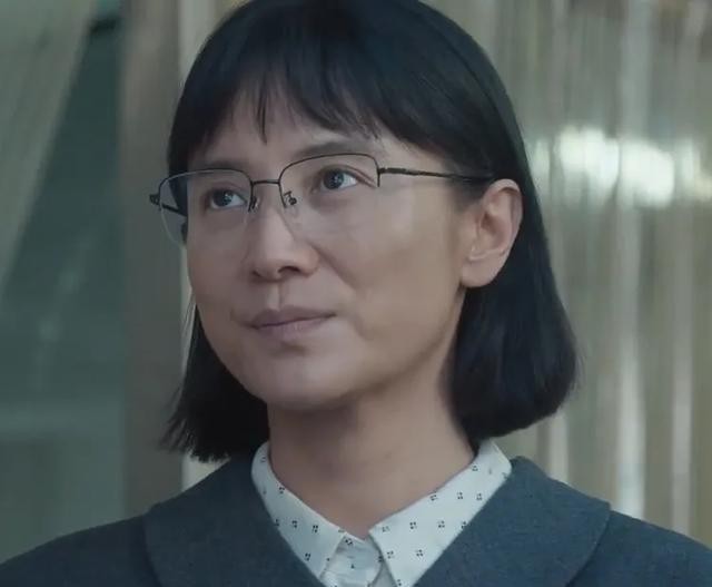 Huang Miyi is so beautiful in "When Flowers Bloom in the Mountains ...