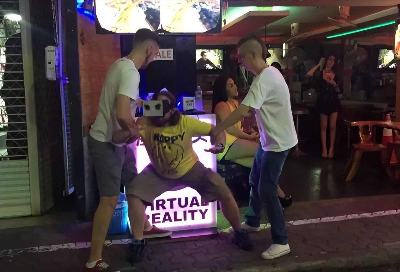 "Temptation everywhere" Thailand travel, those funny moments, one is ...