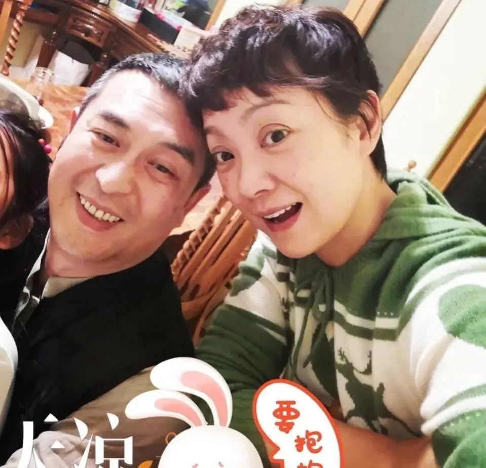 I ran into Zhang Jiayi in Hong Kong! The 52-year-old's face became fat ...