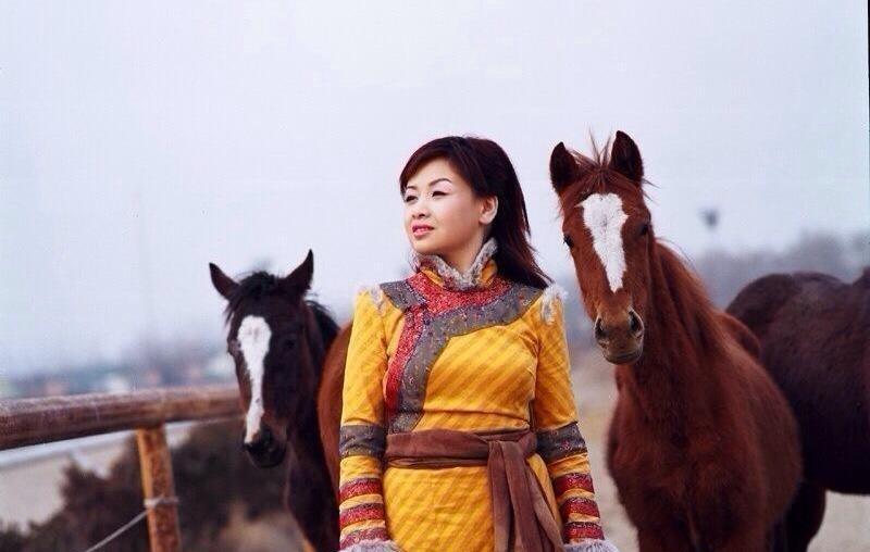 Li Qiong, who sang "Eighteen Bends on the Mountain Road", ruined her ...