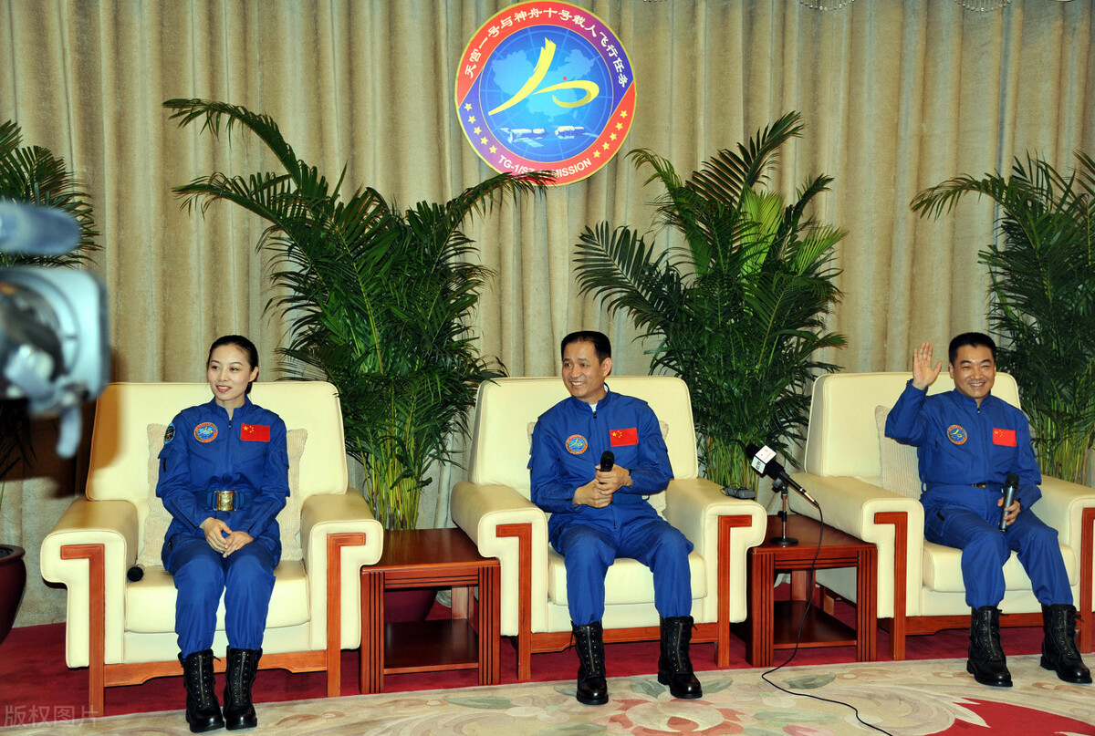 On the recognized beauty of PLA astronaut Wang Yaping, who does not ...