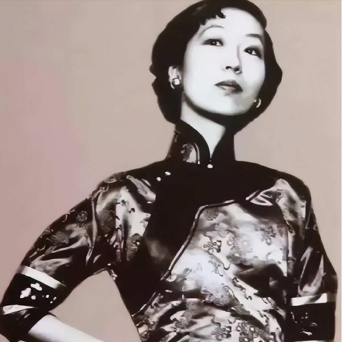 Zhang Ailing died in the United States in 1995. Before she died, she ...