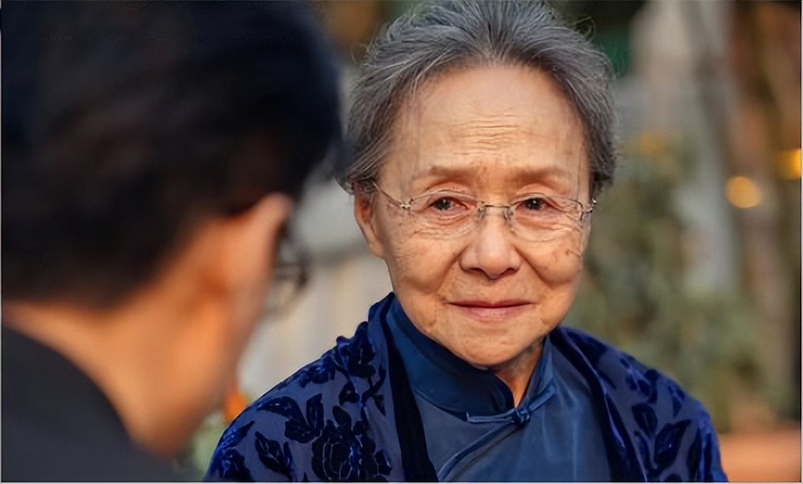 "Bottom Line" crew, in addition to the 84-year-old actress, there are 3 ...