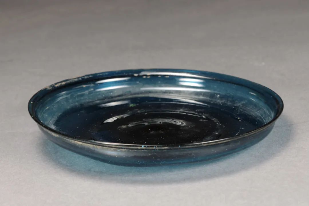 A glass from the Tang Dynasty? The glazed ware in the underground ...