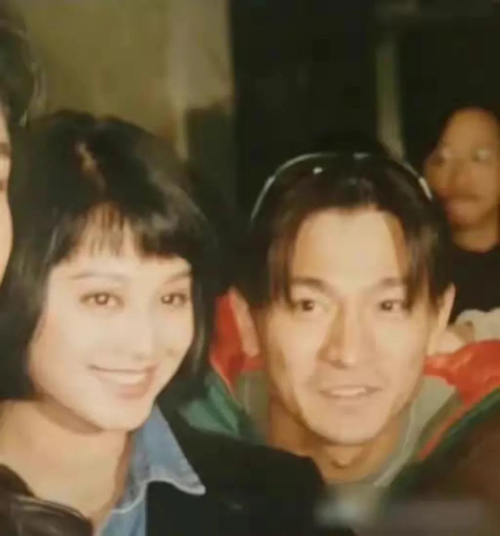 After the Golden Rooster Award, Tranquility posted "Ye Qing Hui!" - iNEWS