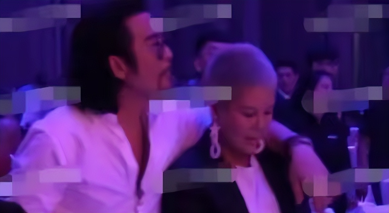 58-year-old Sun Xing revealed a new relationship!Decorate the hat for ...