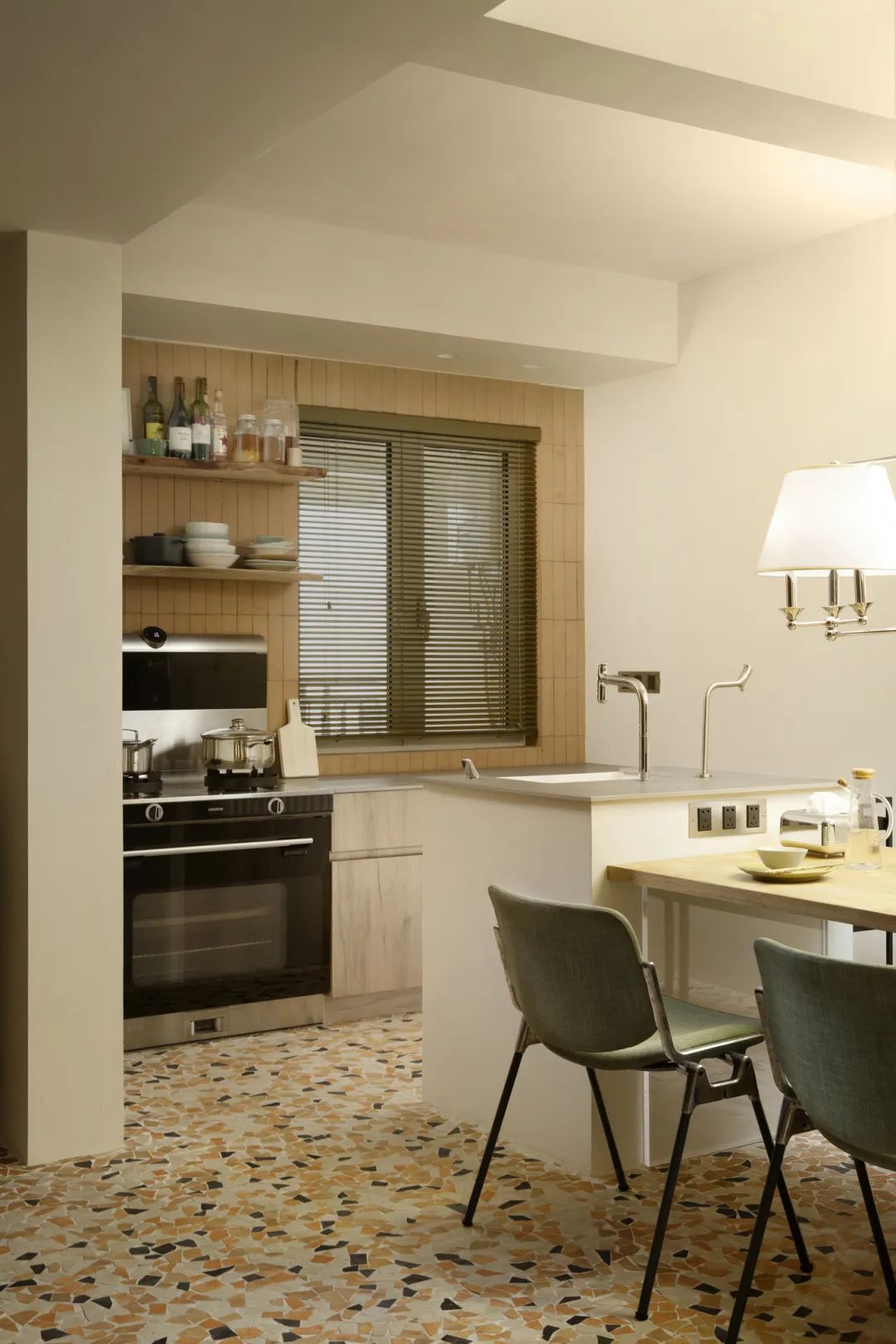69 square meters of three bedrooms are converted into one bedroom, the ...