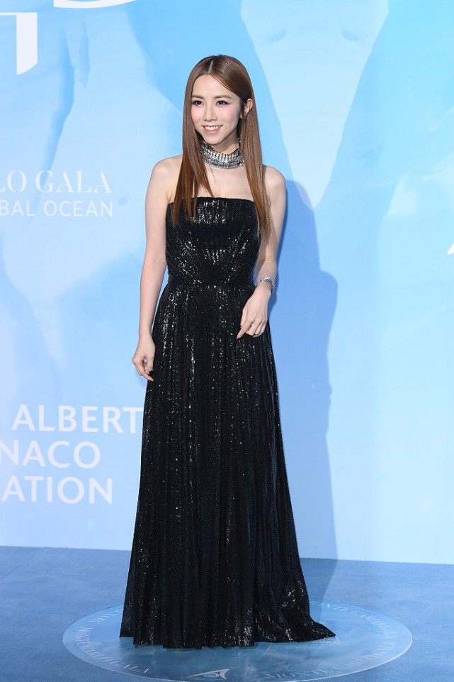 Deng Ziqi looks at the little fairy on the face, sees through the ...