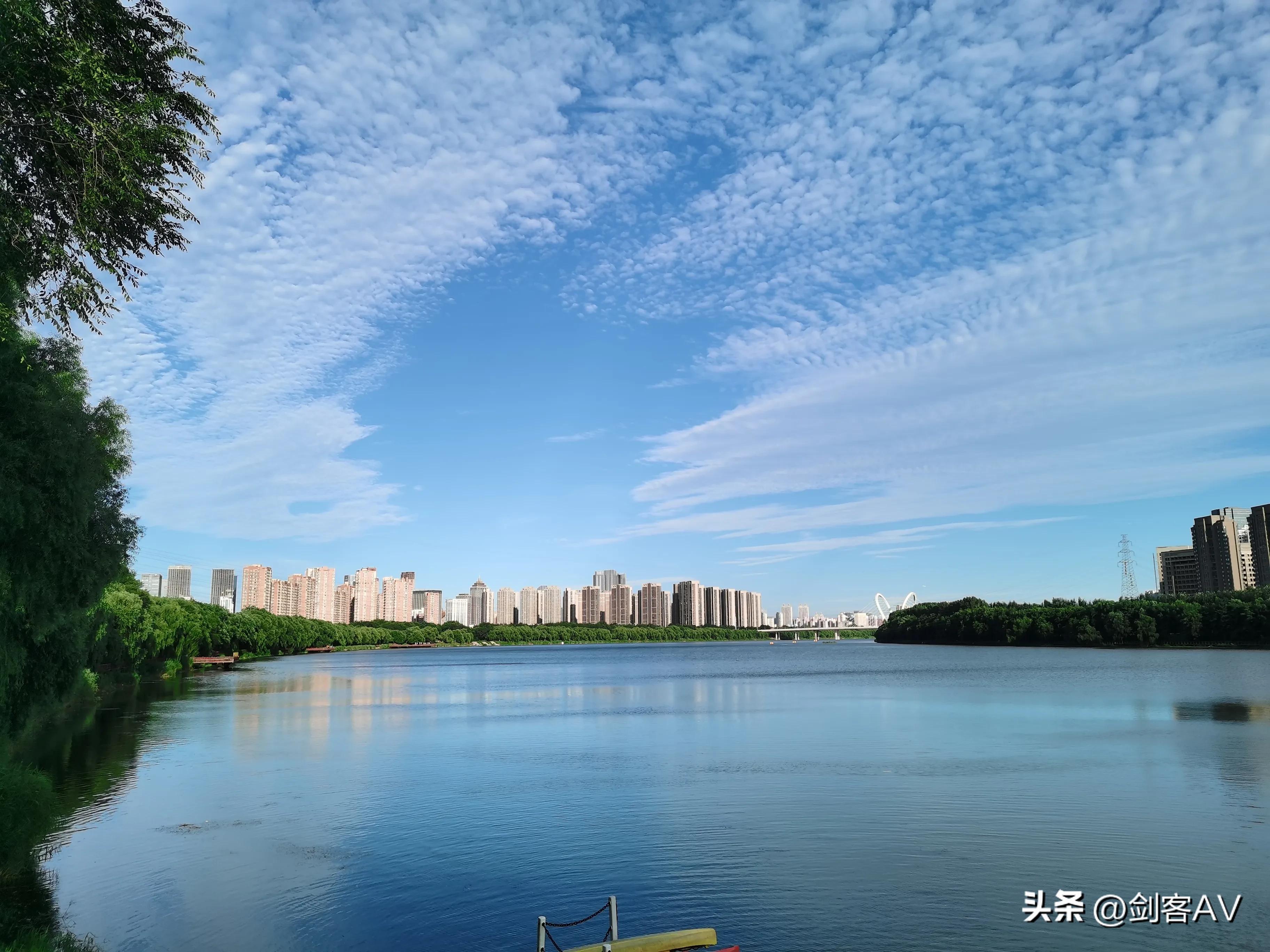 The unique scenery on the banks of the Hun River in Shanmen Temple - iNEWS