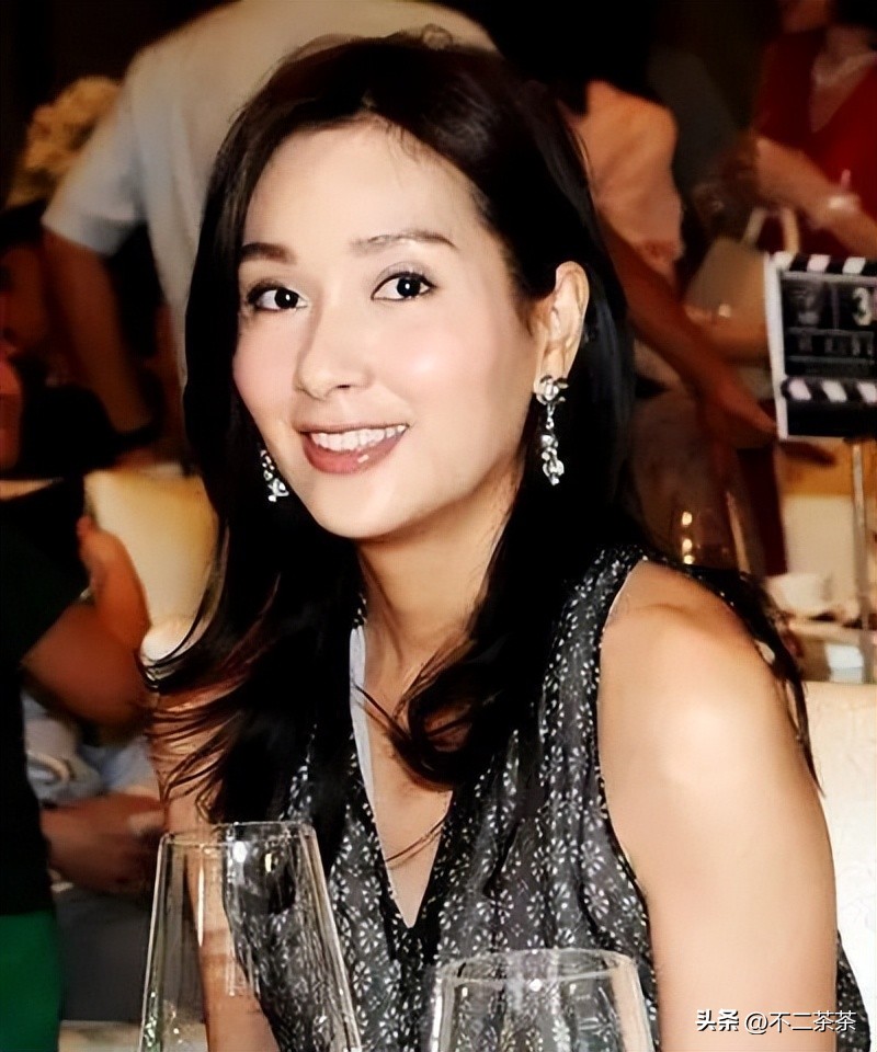 She was born in a Hong Kong sister, was caught in the scandal of the ...