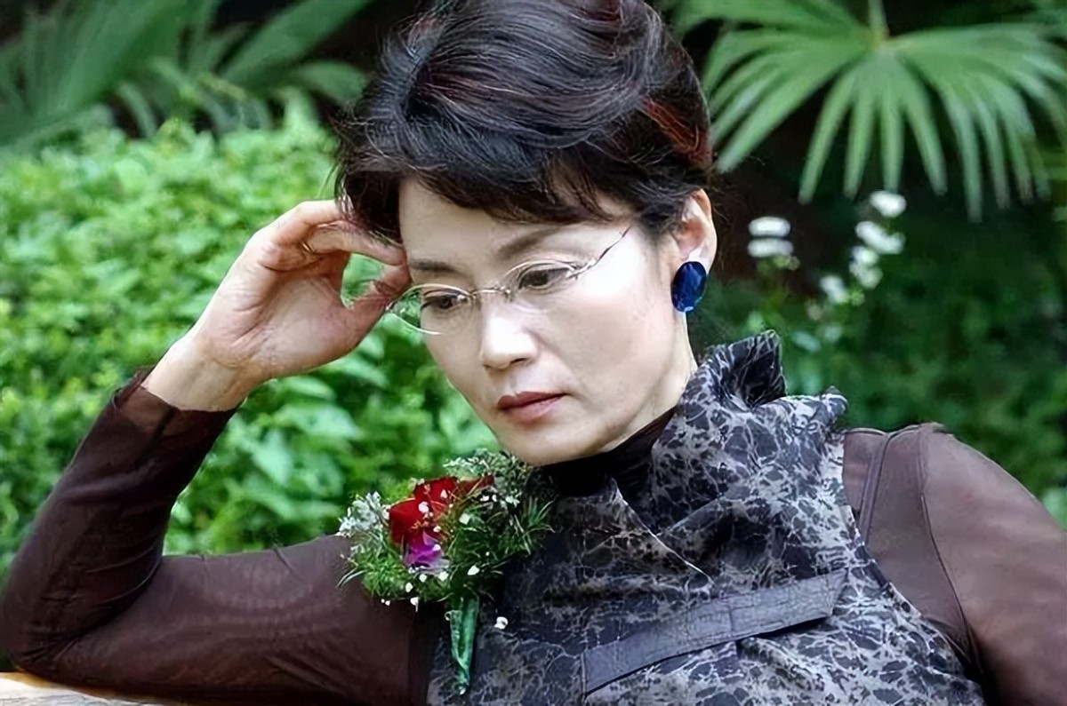 Actor Pan Hong: Divorced for 36 years without love, once rejected Zhu ...