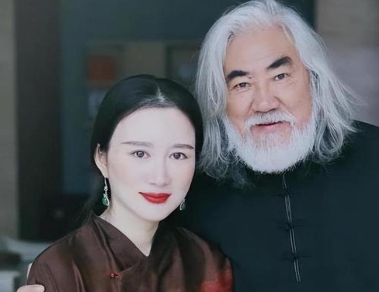 Father's love is overwhelming!Zhang Jizhong celebrates his 2-year-old ...