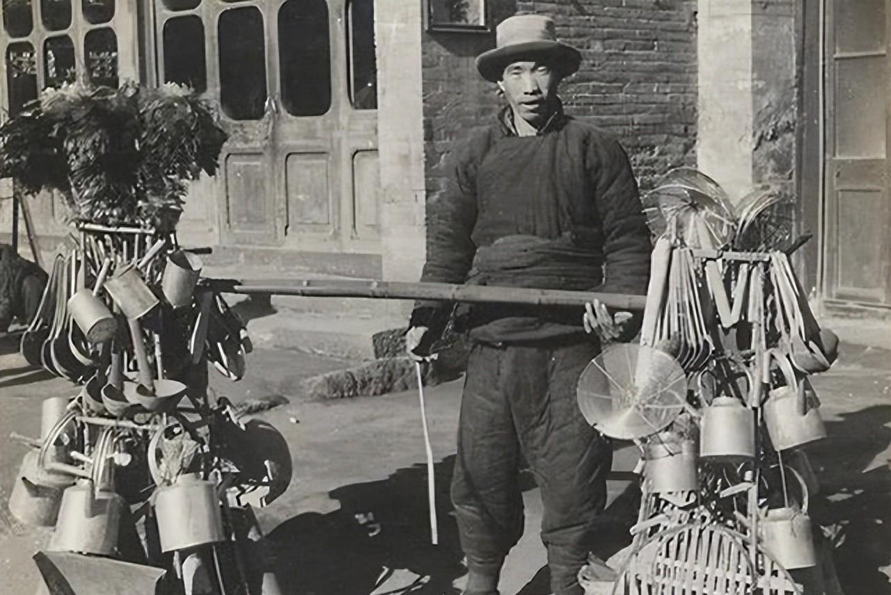 In 1951, before Mao Zemin's murderer was executed, he suddenly cried ...