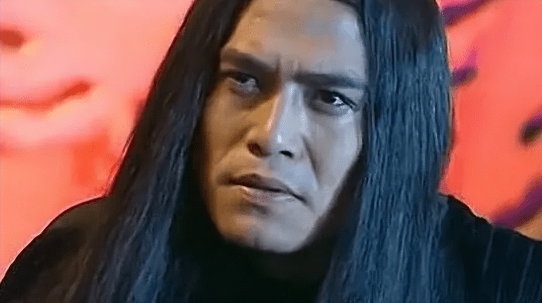 Actors who look old are so funny!Looking in his early 20s and 50s ...