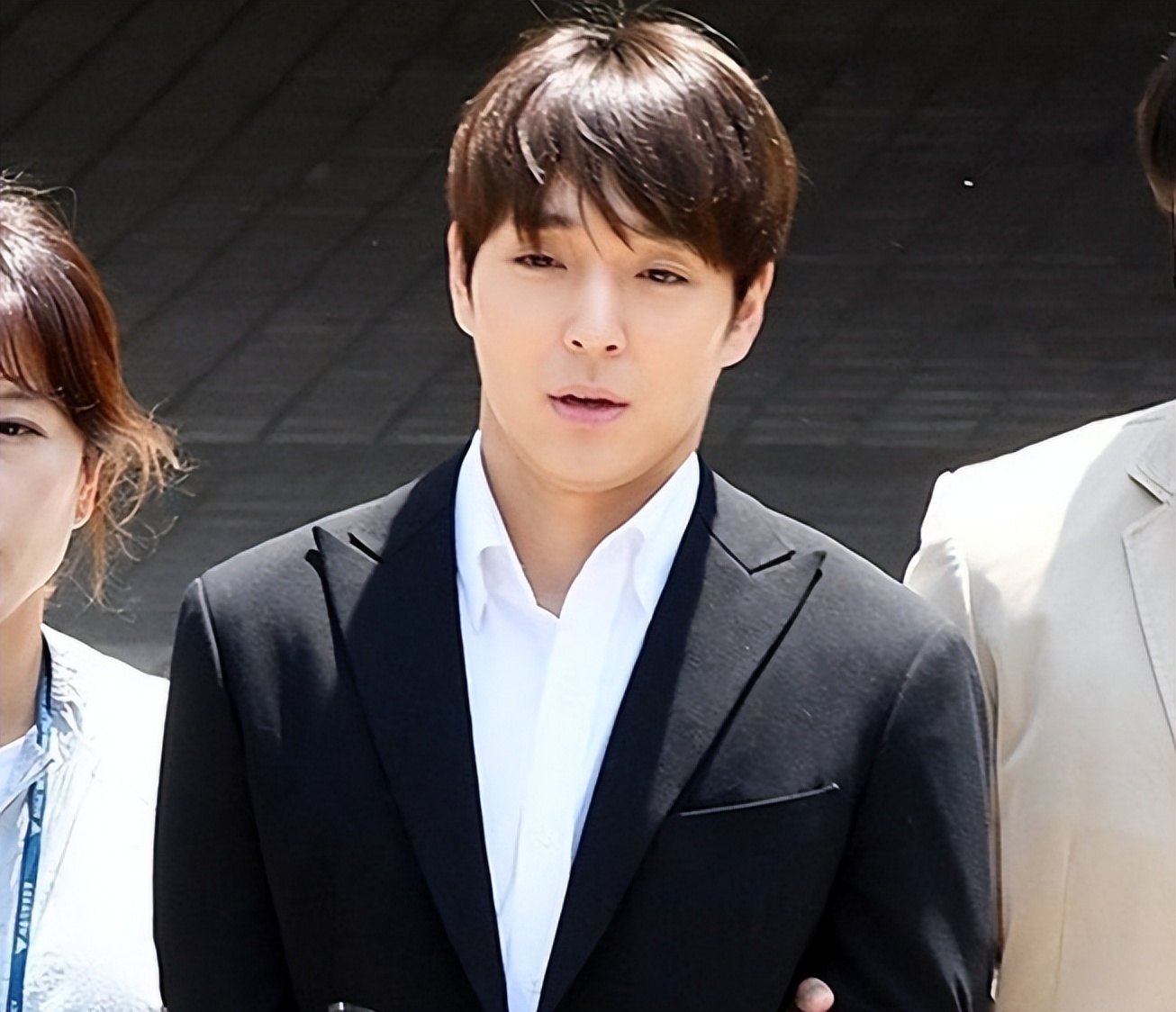 Seungri is still living a luxurious and luxurious life after being ...