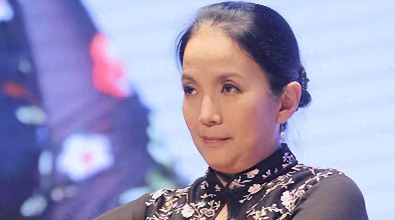 Lu Liping: After divorcing Zhang Fengyi, she married Sun Haiying for the second time and became ...